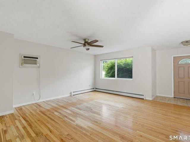 house with 4 bedroom, Farmington CT ES105117582