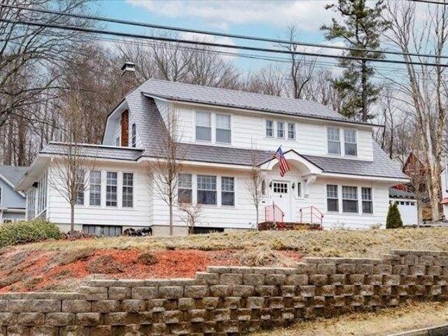 house with 4 bedroom, Fitchburg MA DLS102214834