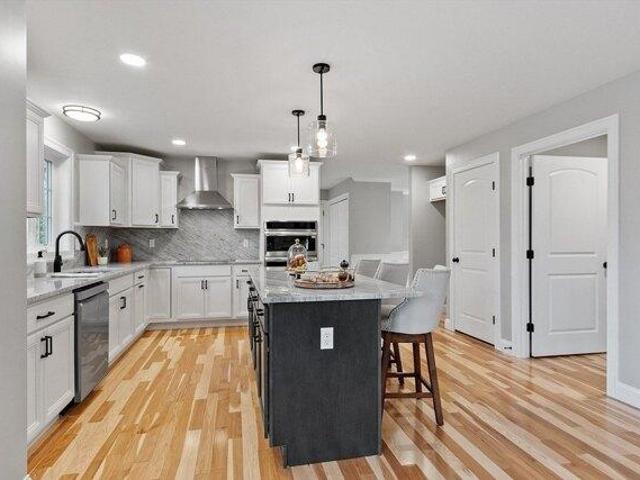 house with 4 bedroom, Fitchburg MA ES104758335
