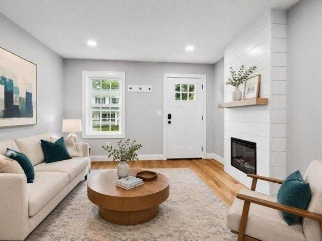 house with 4 bedroom, Fitchburg MA ES104760080