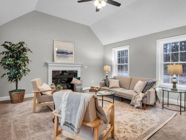 house with 4 bedroom, Fitchburg MA ES104792454