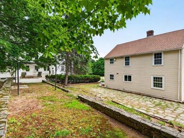 house with 4 bedroom, Fitchburg MA ES105440448