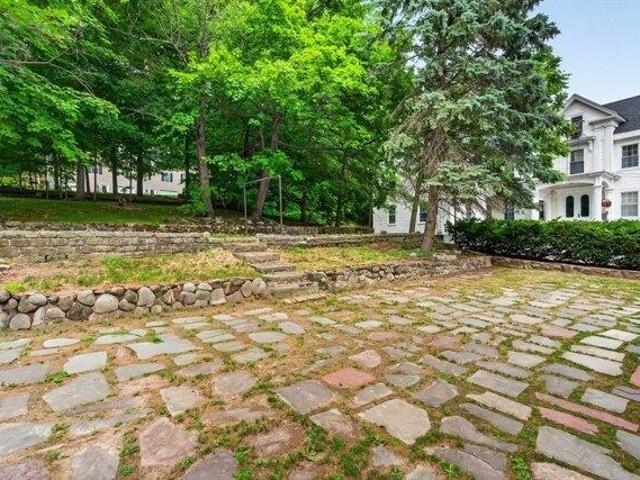 house with 4 bedroom, Fitchburg MA ES105093366