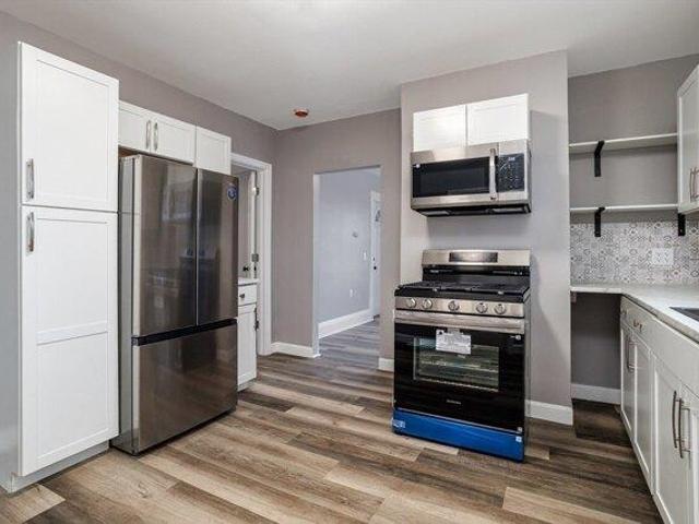 house with 4 bedroom, Fitchburg MA ES105115164