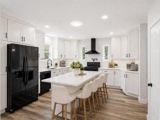 house with 4 bedroom, Fitchburg MA ES105157383