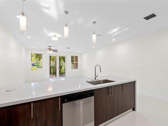 house with 4 bedroom, Fort Lauderdale FL DLS93292559