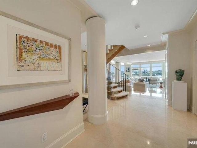 house with 4 bedroom, Fort Lee NJ ES103664801