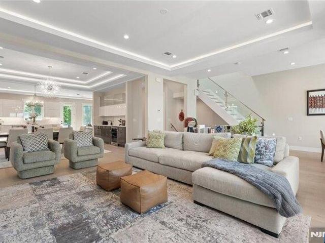 house with 4 bedroom, Fort Lee NJ ES104233104