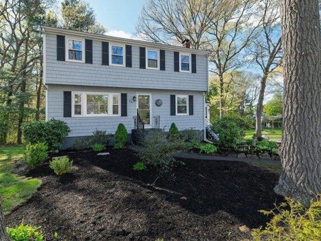 house with 4 bedroom, Foxboro MA DLS102922235