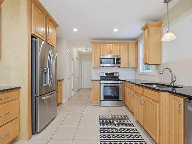 house with 4 bedroom, Foxboro MA DS104236393
