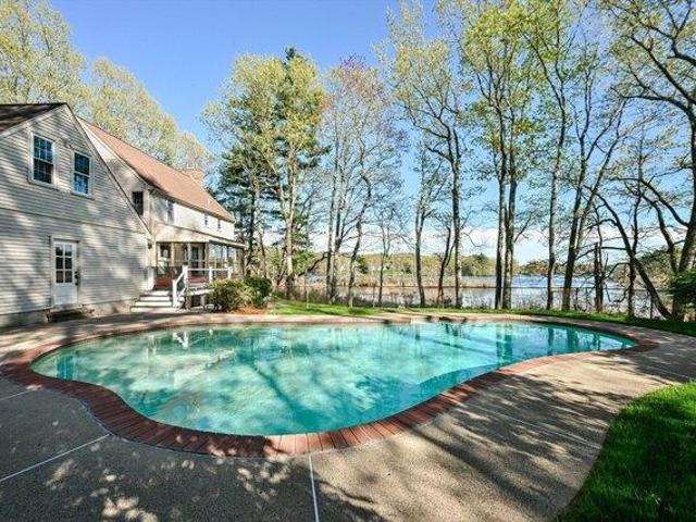 house with 4 bedroom, Foxboro MA DS103159203