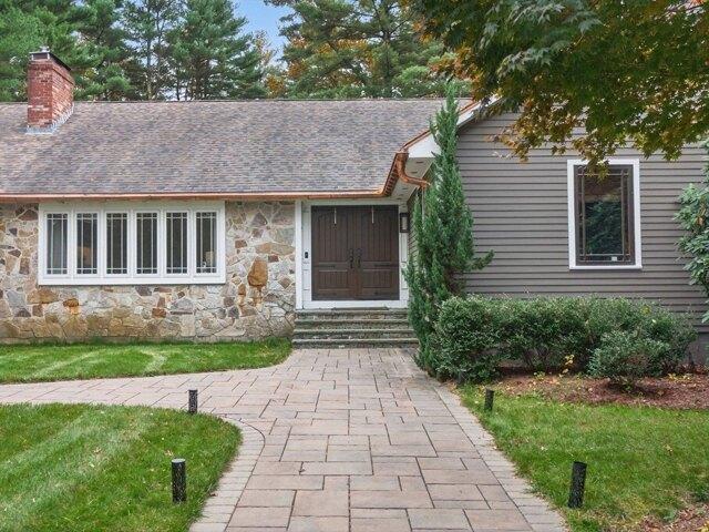 house with 4 bedroom, Foxboro MA ES104114794