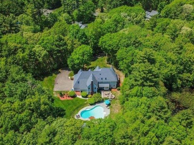 house with 4 bedroom, Foxboro MA ES104608915