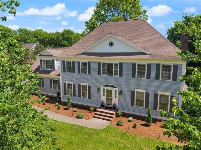 house with 4 bedroom, Foxboro MA ES104609267