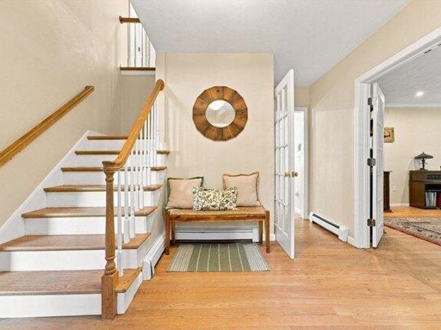 house with 4 bedroom, Foxboro MA ES105040432