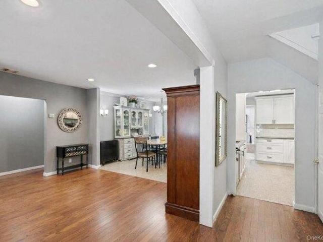 house with 4 bedroom, Floral Park NY ES103623435