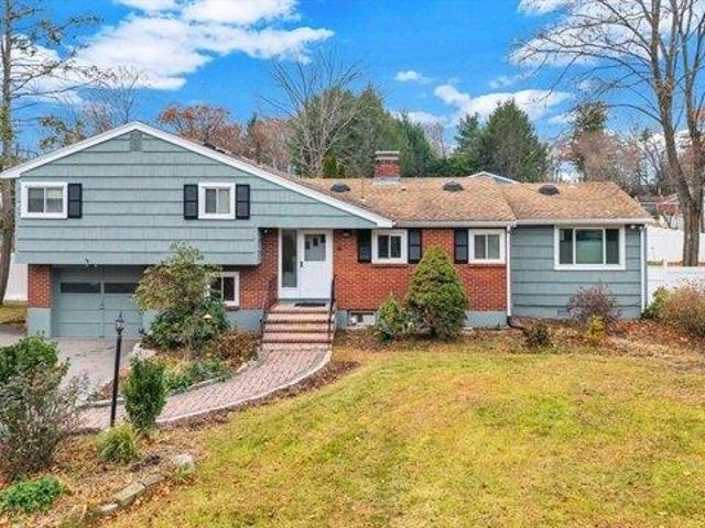 house with 4 bedroom, Framingham MA DLS102315473