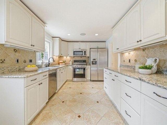 house with 4 bedroom, Framingham MA DS102595216