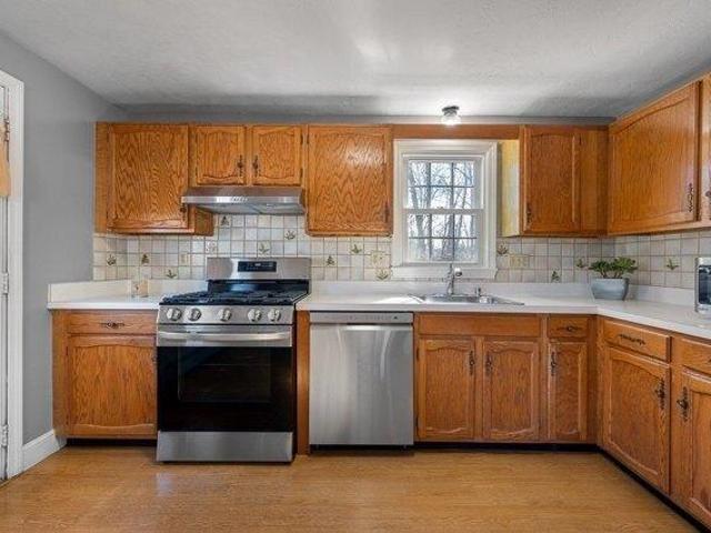 house with 4 bedroom, Framingham MA DS102775433