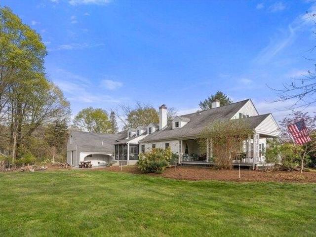 house with 4 bedroom, Framingham MA ES104042280