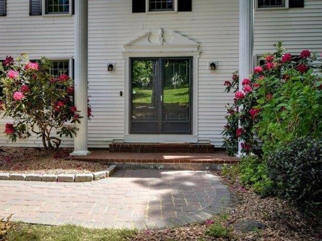 house with 4 bedroom, Framingham MA ES104078173