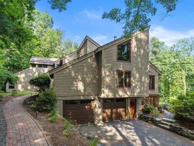 house with 4 bedroom, Framingham MA ES104266395