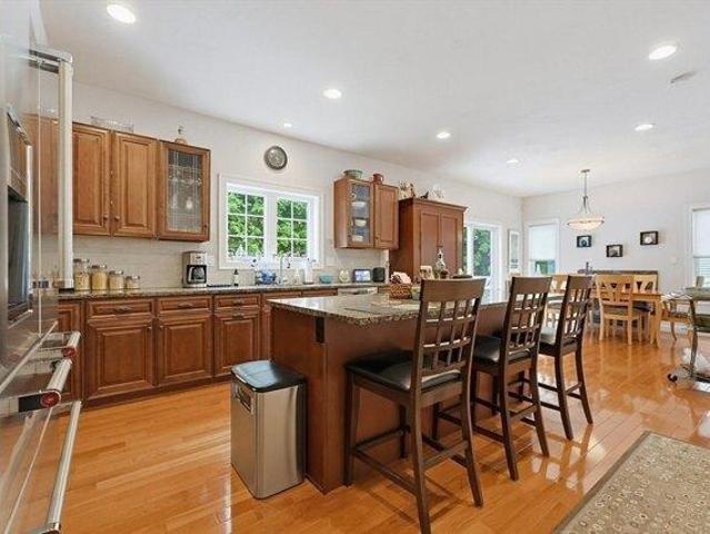 house with 4 bedroom, Framingham MA ES104332331