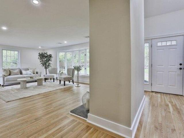 house with 4 bedroom, Framingham MA ES104604282