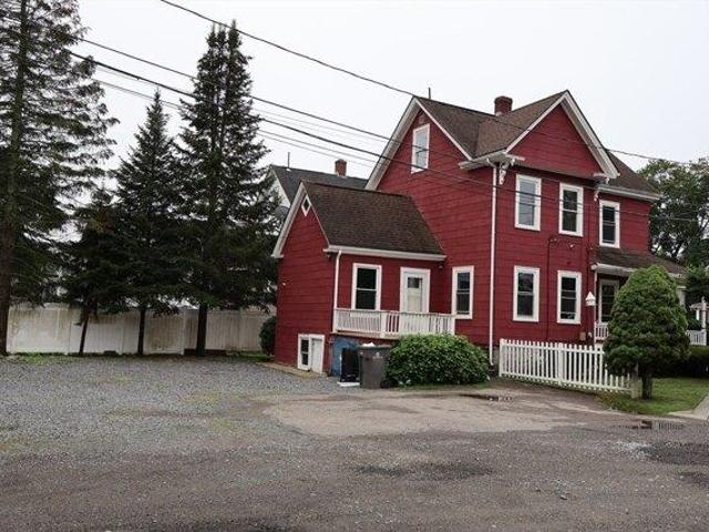 house with 4 bedroom, Framingham MA ES104759241