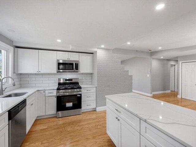 house with 4 bedroom, Framingham MA ES105059317