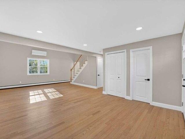house with 4 bedroom, Framingham MA ES105141834