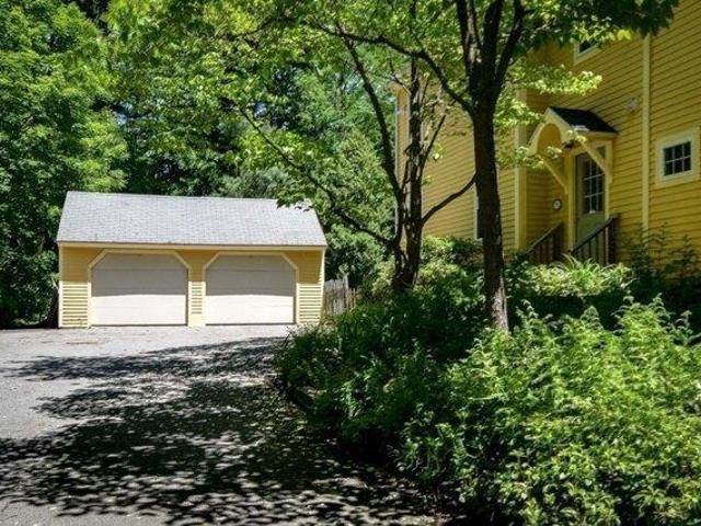 house with 4 bedroom, Framingham MA ES105158164