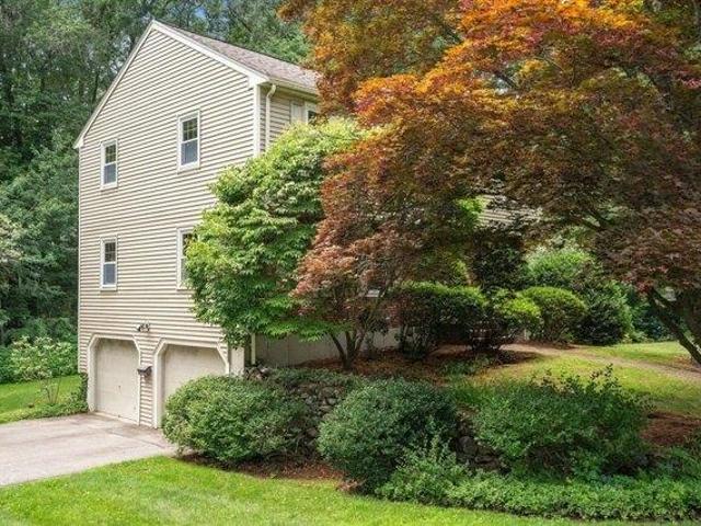 house with 4 bedroom, Framingham MA ES105233260