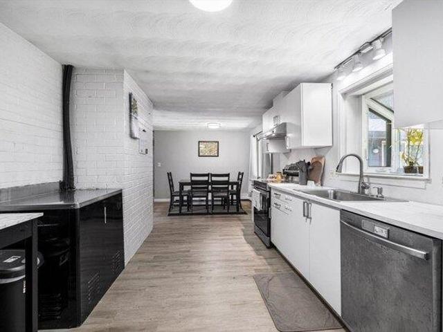 house with 4 bedroom, Framingham MA ES105233449
