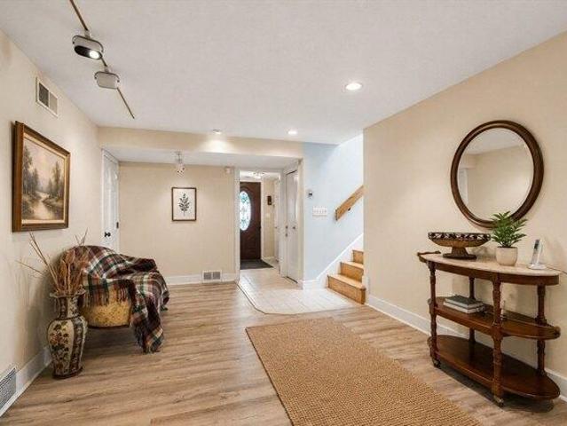 house with 4 bedroom, Framingham MA ES103037878