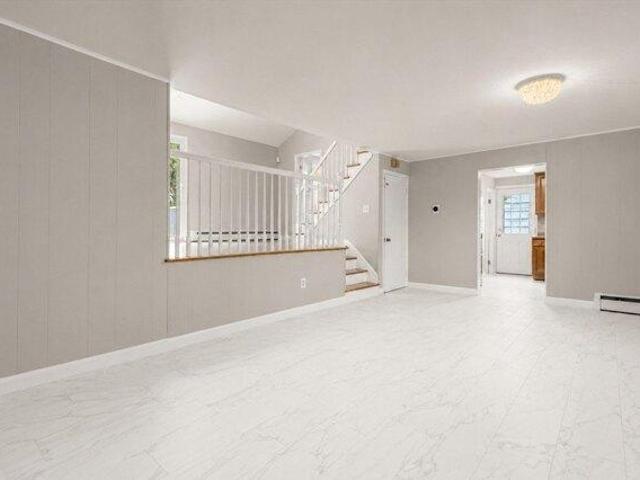 house with 4 bedroom, Framingham MA ES103438695