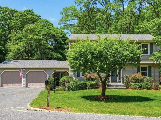 house with 4 bedroom, Framingham MA ES103439527