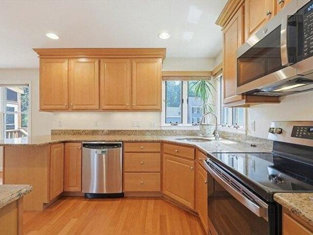 house with 4 bedroom, Framingham MA ES103807752