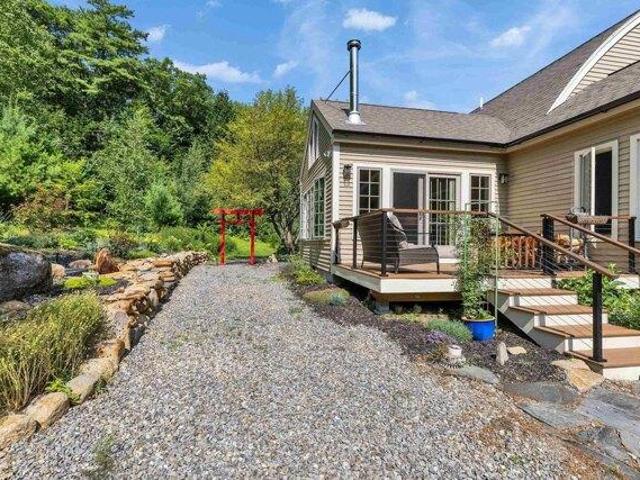 house with 4 bedroom, Francestown NH ES105115518