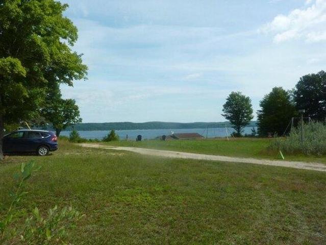 house with 4 bedroom, Frankfort MI DLS94884747