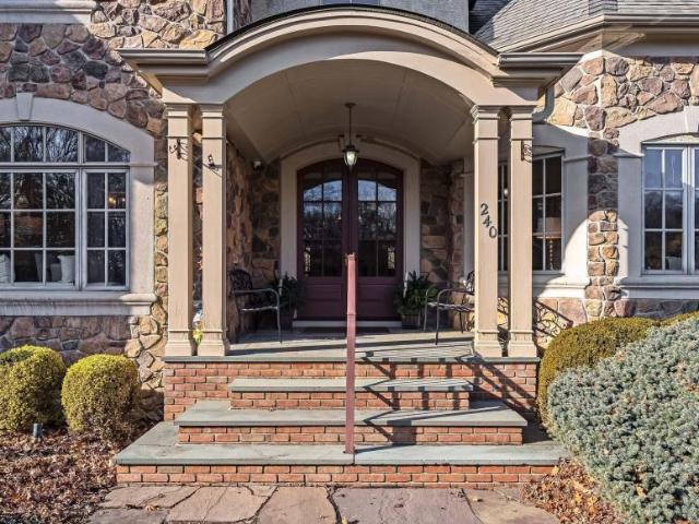 house with 4 bedroom, Franklin Twp. NJ DLS101341107
