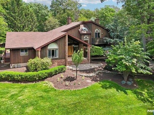 house with 4 bedroom, Franklin Lakes NJ DS102824445