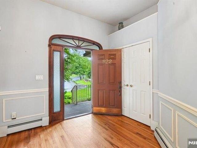 house with 4 bedroom, Franklin Lakes NJ ES104850575