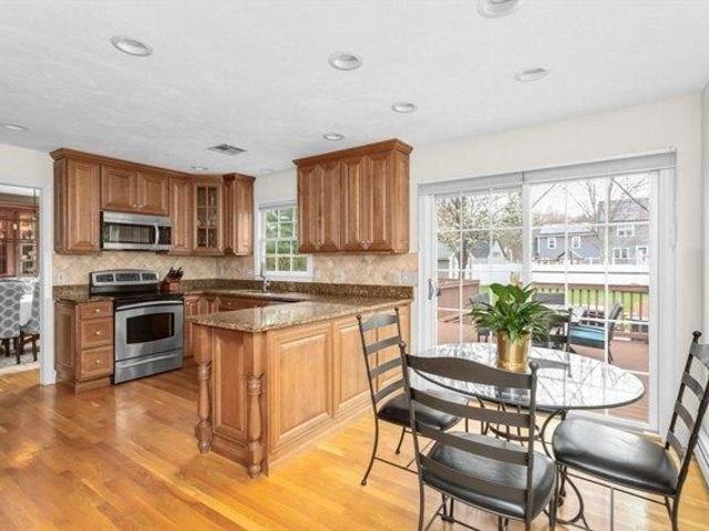 house with 4 bedroom, Franklin MA DLS102000265