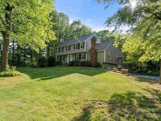 house with 4 bedroom, Franklin MA DS102729113