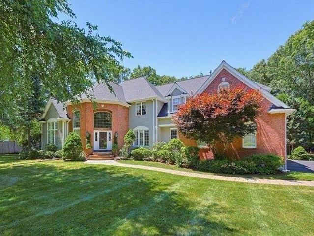 house with 4 bedroom, Franklin MA DS104234148