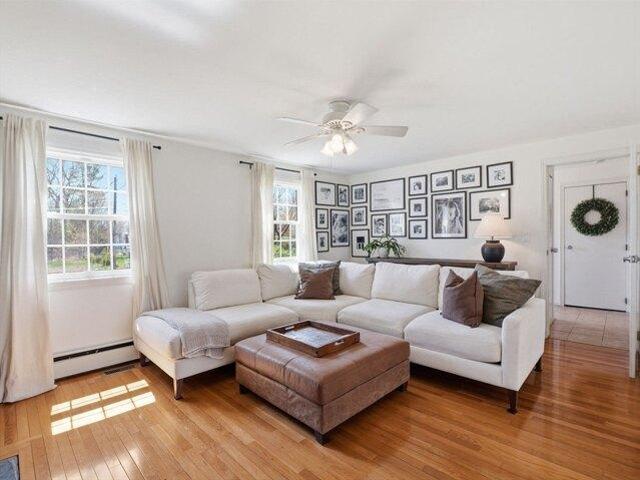 house with 4 bedroom, Franklin MA ES102961146
