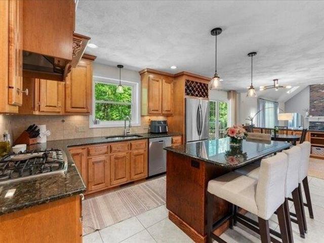 house with 4 bedroom, Franklin MA ES102961855