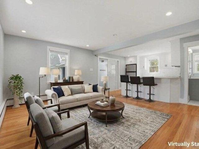 house with 4 bedroom, Franklin MA ES103250274