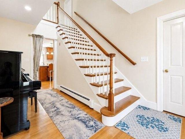 house with 4 bedroom, Franklin MA ES105060646